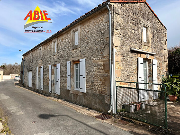 Maison à vendre - Coulonges-sur-lAutize - 6 pièces - 4 chambres