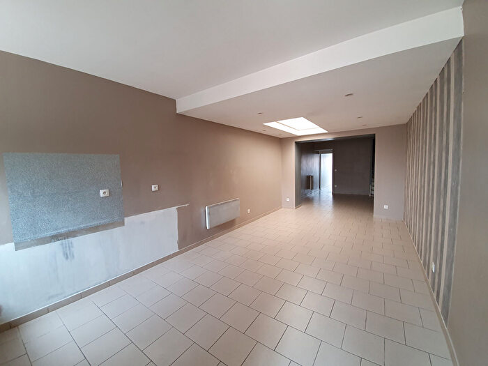 Lens, Nord Est : Maison 5 pièces à vendre