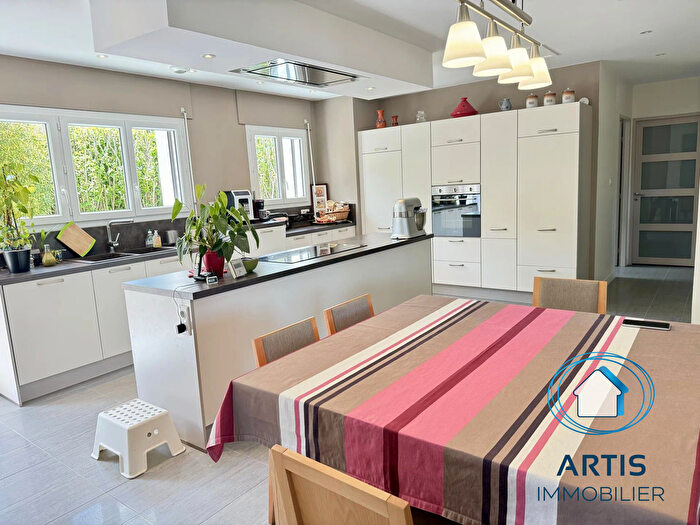 Maison à vendre - Saint-Pée-sur-Nivelle - 6 pièces - 4 chambres