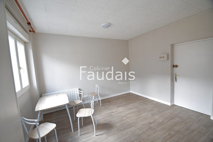 Saint-Lô, Nord - Appartement 1 pièce à louer