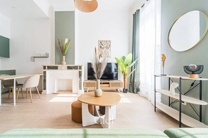 Appartement à louer - Opéra, Marseille er arrondissement - 3 pièces - 2 chambres