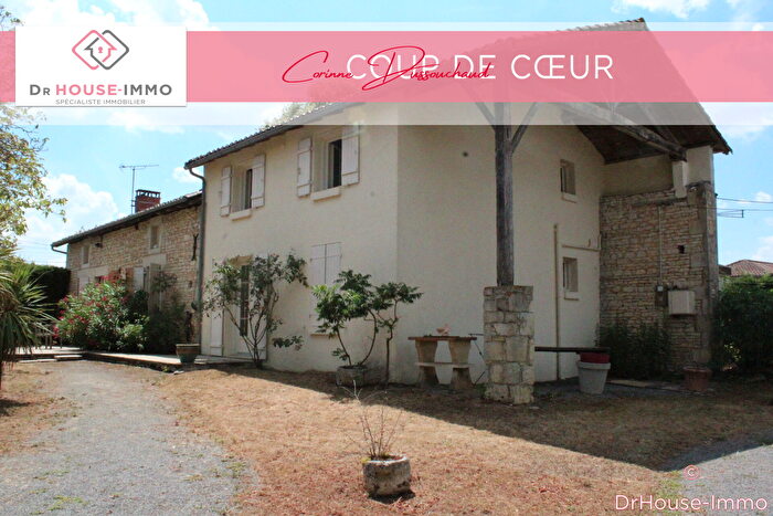 Maison 6 pièces à Saint-Coutant, à vendre