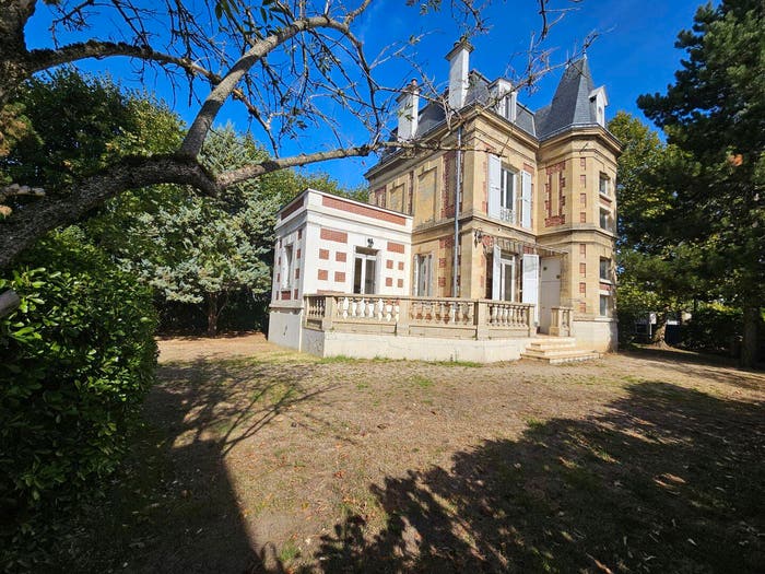 Maison 7 pièces à louer à Ouest, Croissy-sur-Seine
