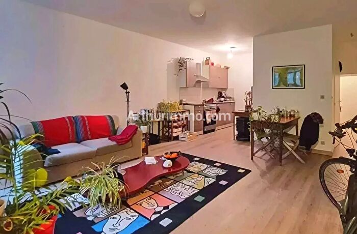 Appartement à louer - Lons-le-Saunier, Centre-ville - 4 pièces - 3 chambres