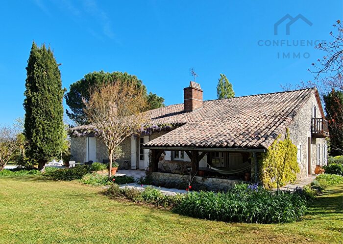 Maison 9 pièces à Aiguillon, à vendre