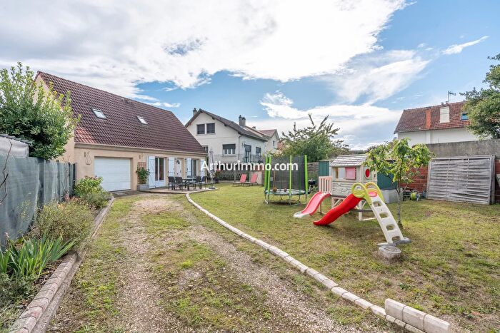 Maison à vendre - Sucy-en-Brie, Bruyères - 6 pièces - 4 chambres