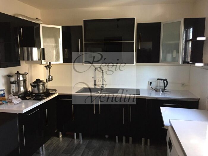 Appartement à louer - Meyzieu, Nord Ouest - 3 pièces - 2 chambres