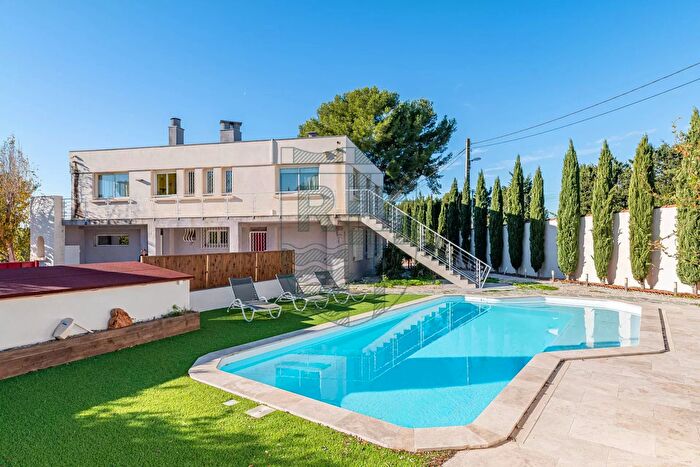 Appartement à vendre - Marseille e , Les Trois Lucs - 6 pièces - 5 chambres