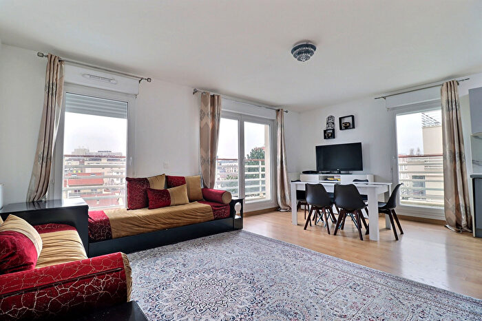 Appartement à vendre - Colombes, Europe - 4 pièces - 3 chambres