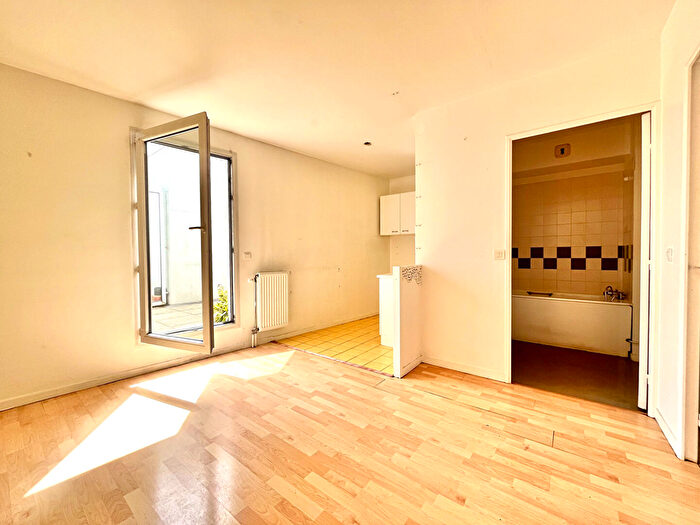 Saint-Denis, Centre-ville, Basilique - Appartement 3 pièces à vendre