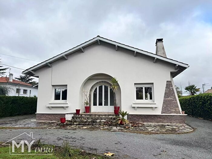 Maison à vendre - Pineuilh - 6 pièces - 5 chambres