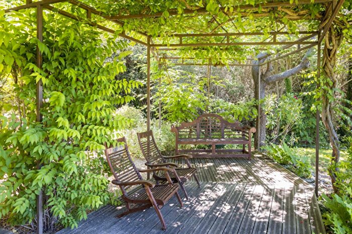 Appartement à louer - Pertuis, Tourrier, Peyrière, Plaines - 5 pièces - 4 chambres