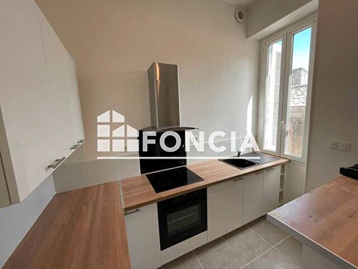 Appartement à louer - Esplanade, Nîmes - 2 pièces - 1 chambre