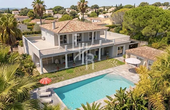Maison à vendre - Mougins, Le Colombier, Colombe, Cabrières, Le Bordé - 6 pièces - 4 chambres