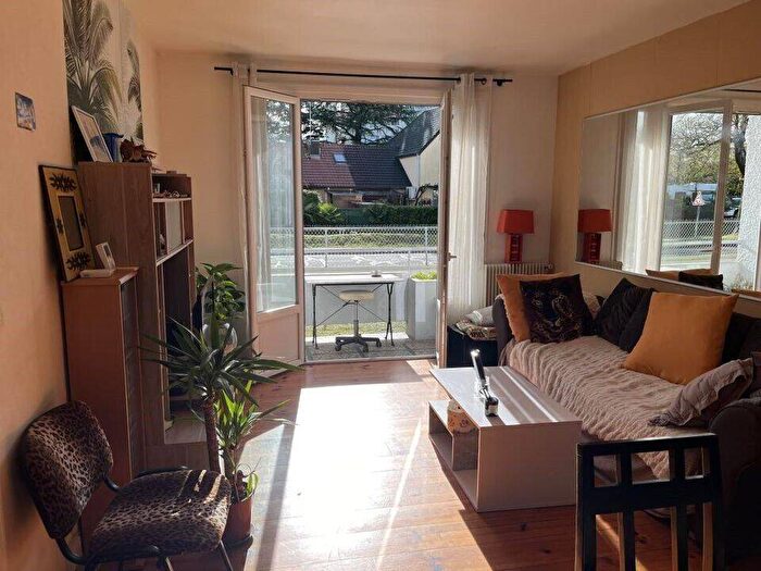 Appartement à louer - Lacaou, Billère - 1 pièce