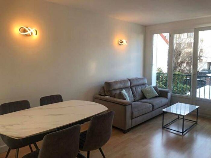 Plateau-Grèves-Europe-Gare du Stade-Fossés Jean, Colombes : Appartement 2 pièces à louer