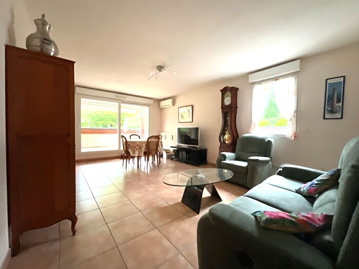 Maisons à vendre et appartements à louer - 1