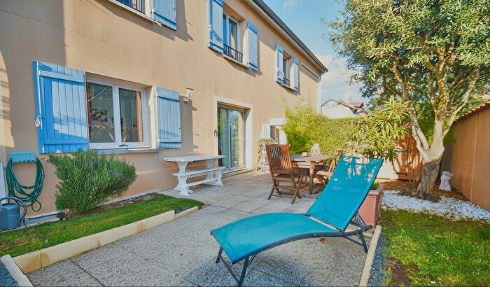 Maison à vendre - Morancé - 5 pièces - 4 chambres