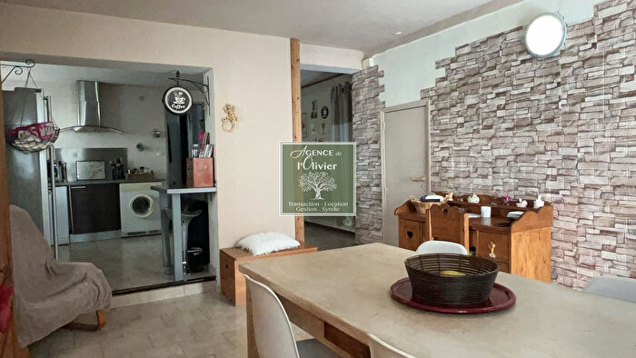 Maison 4 pièces à Tarascon, Centre-ville, Château, Condamine, à vendre