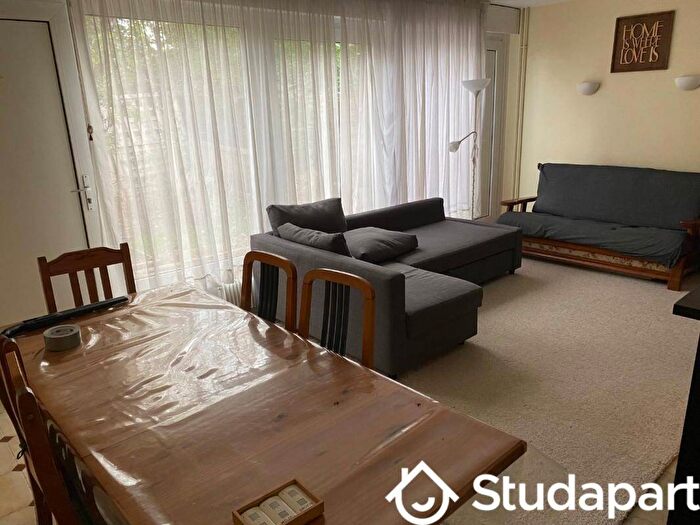 Appartement à louer - Plants-Iufm, Cergy - 1 pièce - 2 chambres