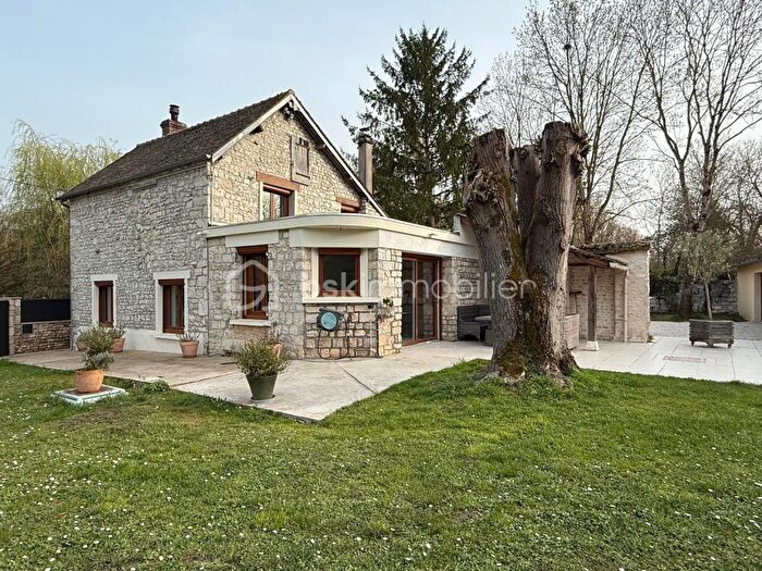 Maison à vendre - Château-Landon - 6 pièces - 4 chambres
