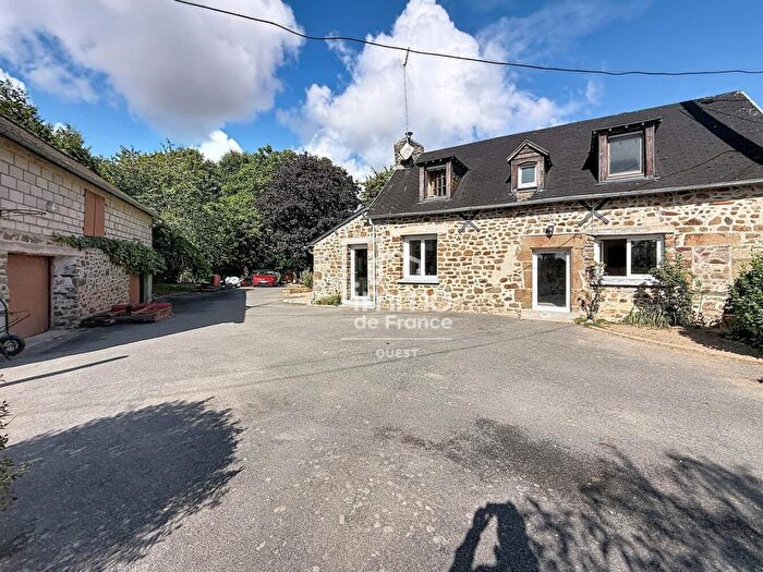Saint-Georges-Buttavent - Maison 6 pièces à vendre