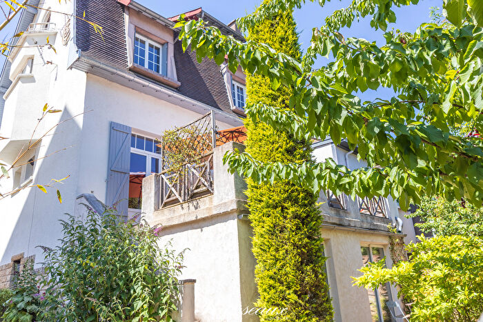 Dijon, Les Gènois : Maison 12 pièces à vendre