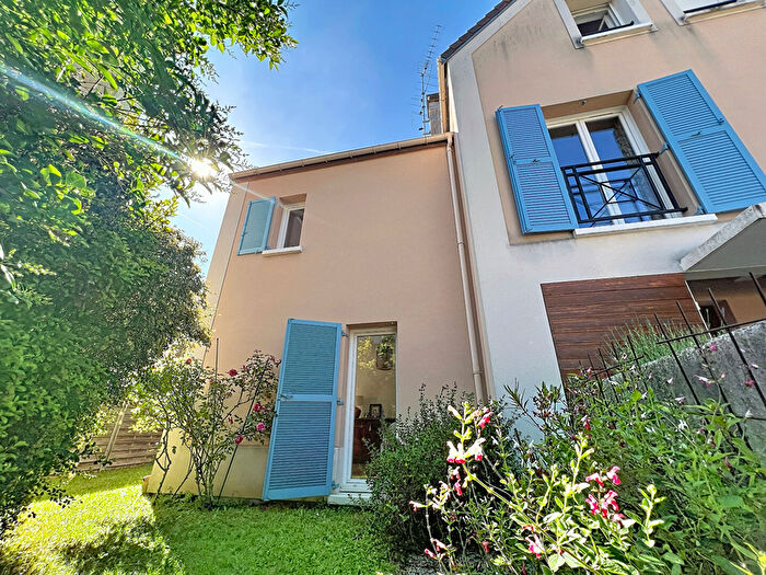 Nanterre, Vieux Pont : Maison 5 pièces à vendre