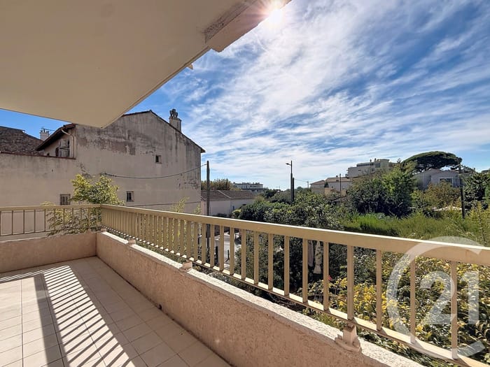 Cannes, Petit Juas : Appartement 3 pièces à louer
