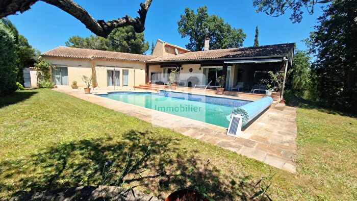 Maison à vendre - Uzès - 6 pièces - 4 chambres