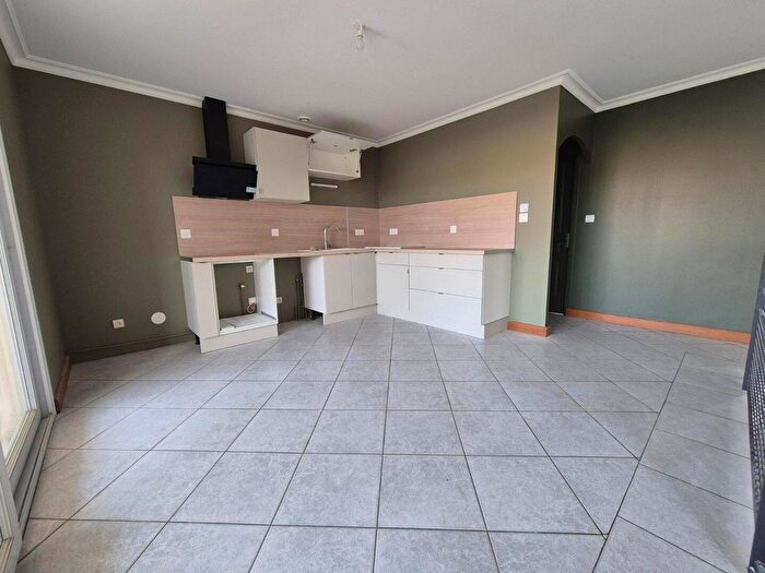 Appartement à louer - Crêches-sur-Saône - 4 pièces - 3 chambres