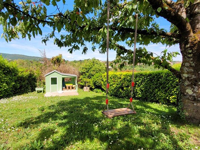 Maison à louer - Fontaines-Saint-Martin - 6 pièces - 5 chambres