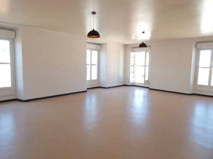 Appartement à louer - Alès - 4 pièces - 3 chambres