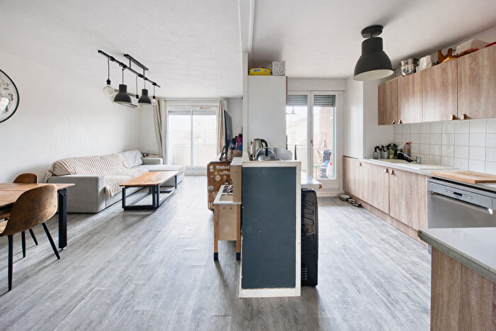 Appartement 3 pièces à Villeurbanne, Grand Clément, à vendre