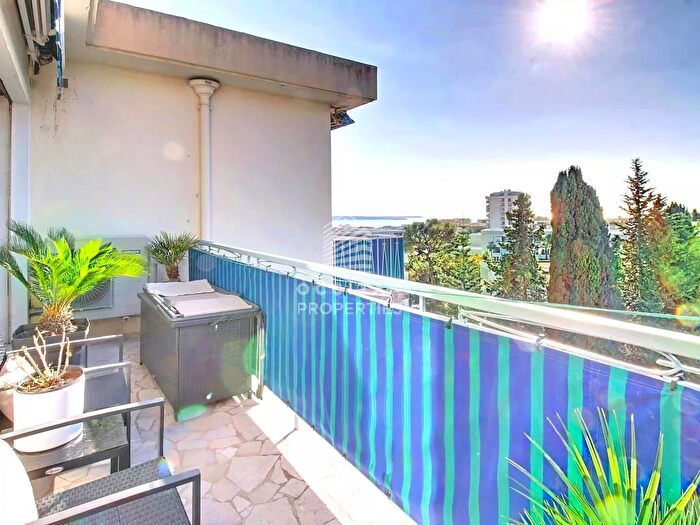 Appartement à vendre - Cannes, Petit Juas - 3 pièces - 2 chambres