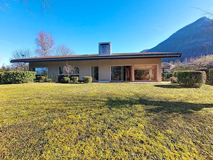 Maison à vendre - Annecy-le-Vieux, Annecy-le-Vieux Est - 6 pièces - 4 chambres