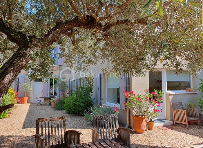 Maison à vendre - Mouriès - 10 pièces - 5 chambres