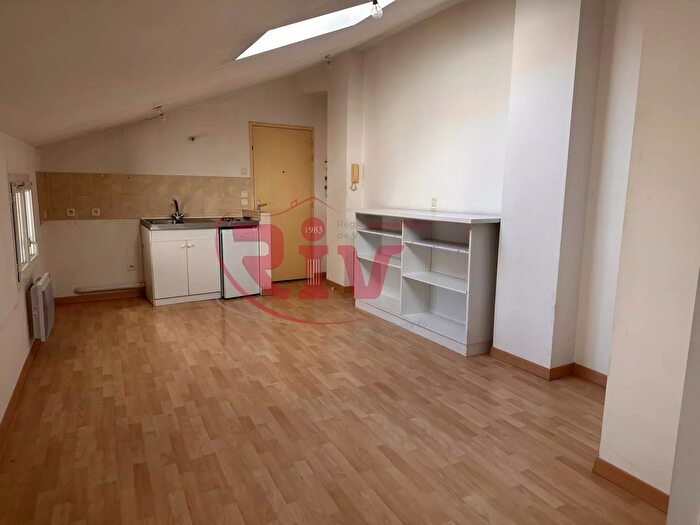 Appartement à louer - Beaurepaire - 2 pièces - 1 chambre