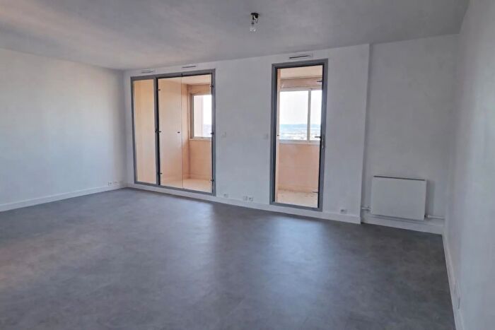 Appartement à vendre - Vitrolles, Centre-ville, Roucas, Les Pins, Le Liourat - 3 pièces - 2 chambres