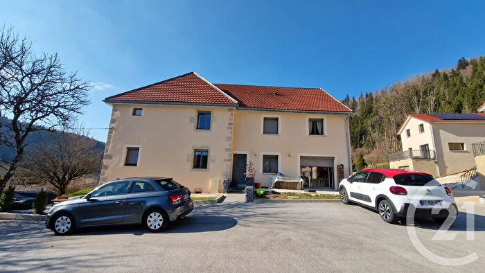 Appartement à louer - La Cluse-et-Mijoux - 3 pièces - 2 chambres