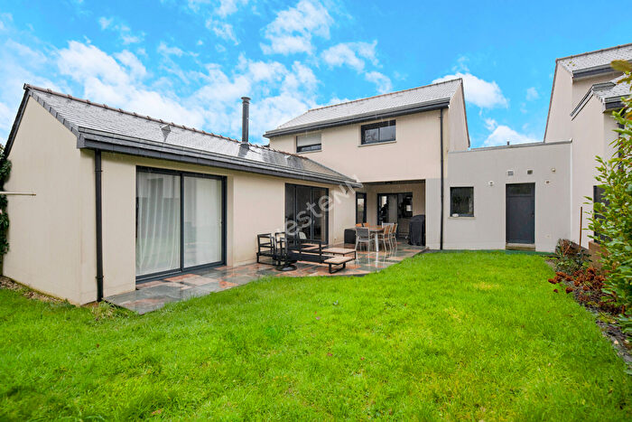 Maison à vendre - Châteaugiron - 6 pièces - 4 chambres