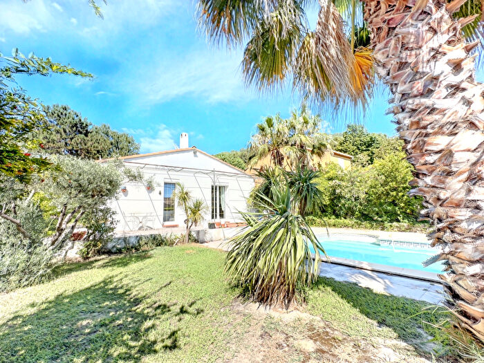 Maison à louer - Saint-Chamas - 6 pièces - 4 chambres