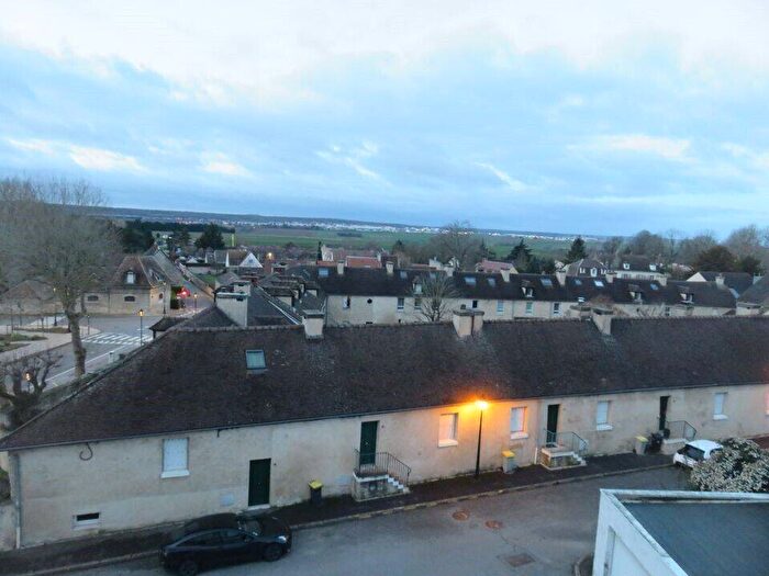 Nord, Saint-Nom-la-Bretèche : Appartement 2 pièces à louer