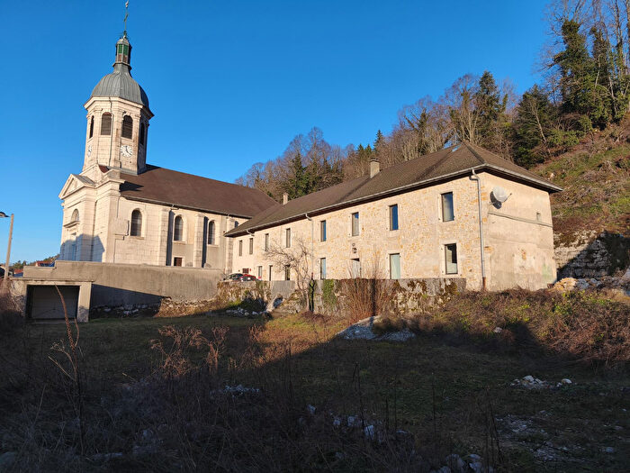 Maison à vendre - Cormaranche-en-Bugey - 11 pièces - 4 chambres