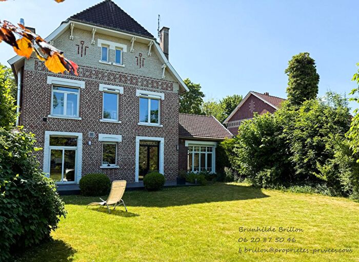 Lens, Nord Est - Maison 9 pièces à vendre