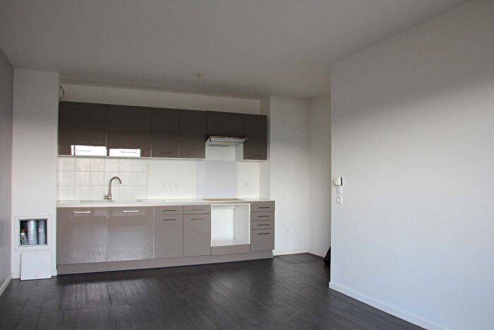 Appartement à louer - Les Neufs Saulets, Limeil-Brévannes - 3 pièces - 2 chambres