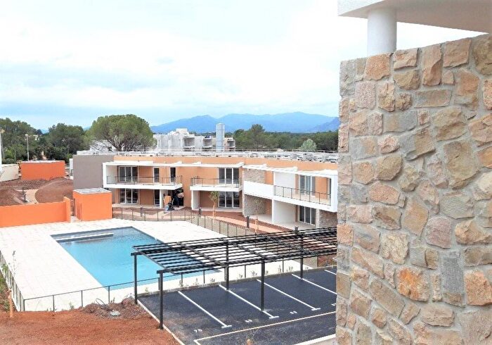 Appartement à louer - La Bouverie, Roquebrune-sur-Argens - 2 pièces - 1 chambre