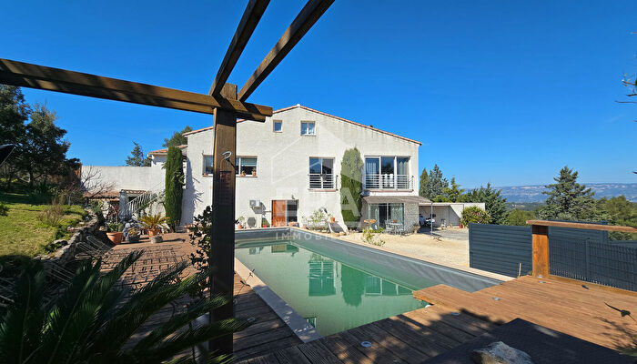 Maison à vendre - Vernègues - 6 pièces - 4 chambres