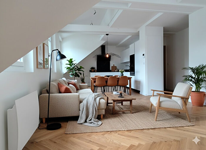 Appartement à vendre - Bagnères-de-Luchon - 3 pièces - 2 chambres