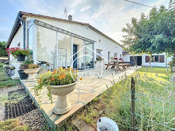 Maison à vendre - Blasimon - 4 pièces - 3 chambres